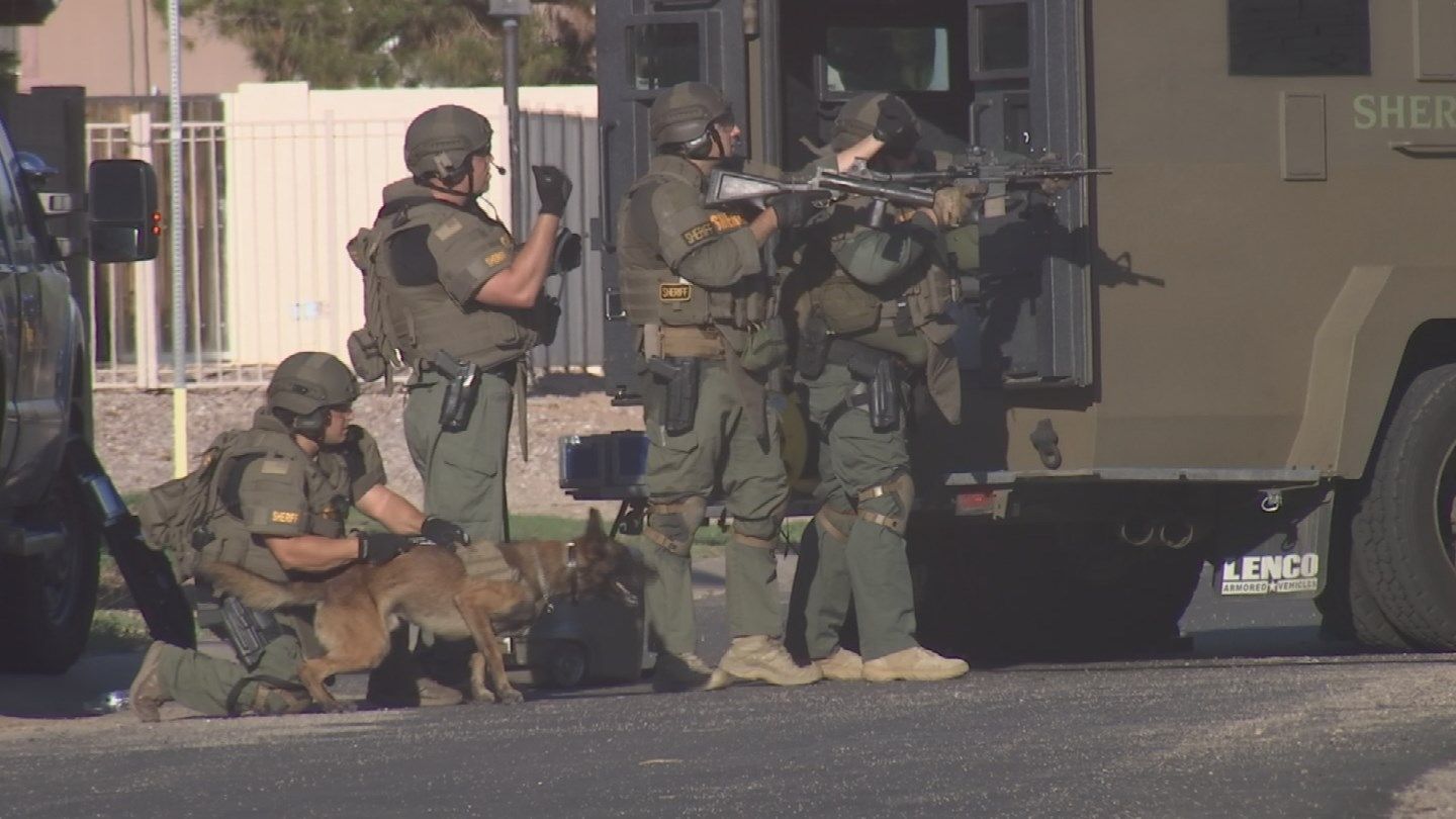 Graphic video shows standoff, attack on sheriff's K-9 in Mesa - Arizona ...