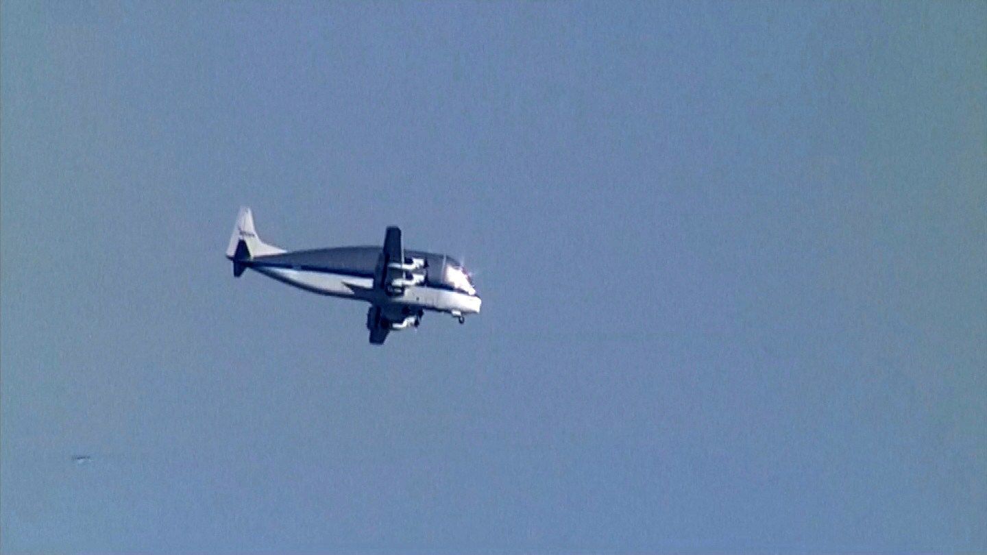 NASA's 'Super Guppy' aircraft lands at airport in Mesa - 3TV | CBS 5
